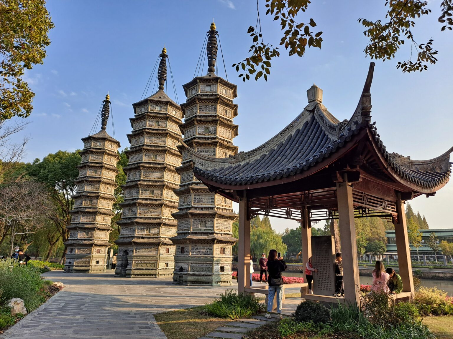14 Iconic Towers from Around the Globe That Will Take Your Breath Away ...